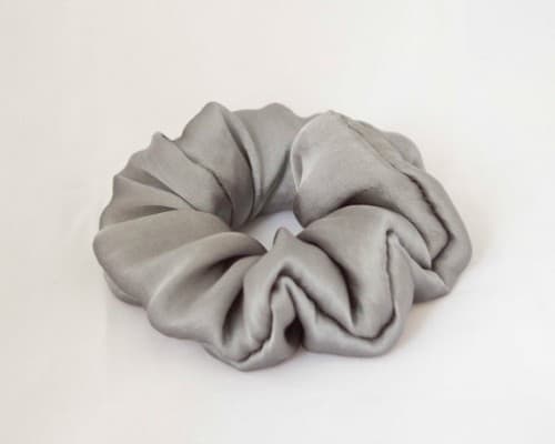 Six Perfect Scrunchies to Give You Cressida Bonas Style | Shedoesthecity