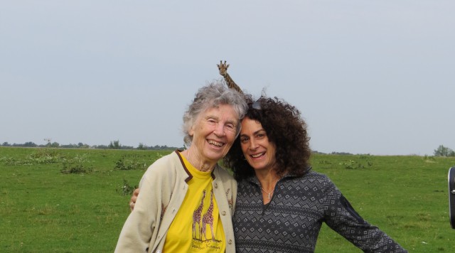 The Woman Who Loves Giraffes: The Inspirational Journey Dr. Anne Innis Dagg